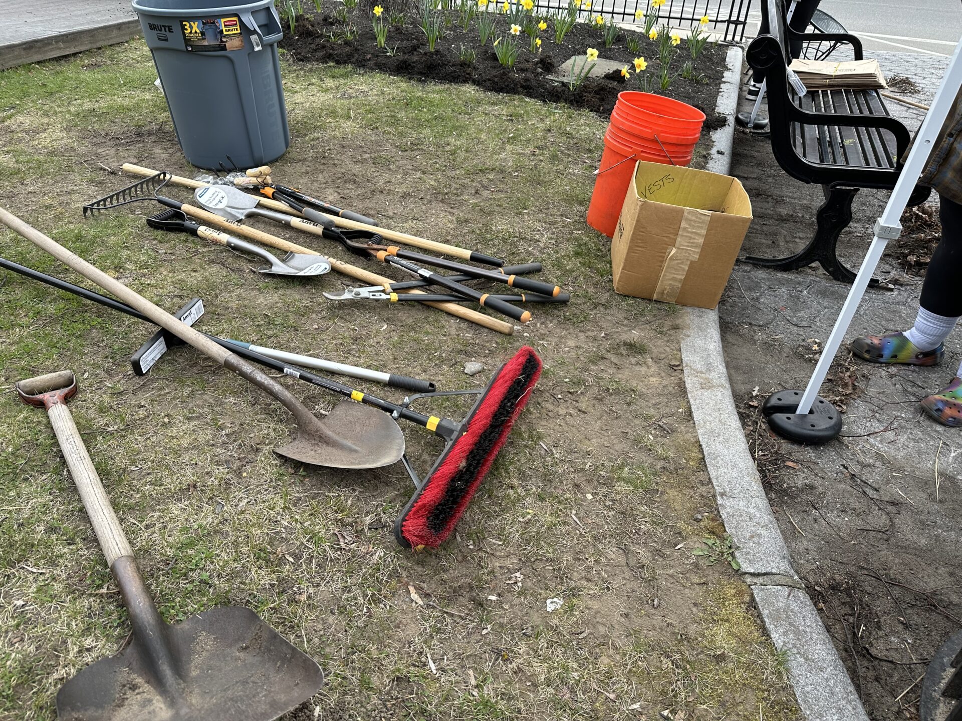 Volunteers come together for successful spring cleaning event - The ...