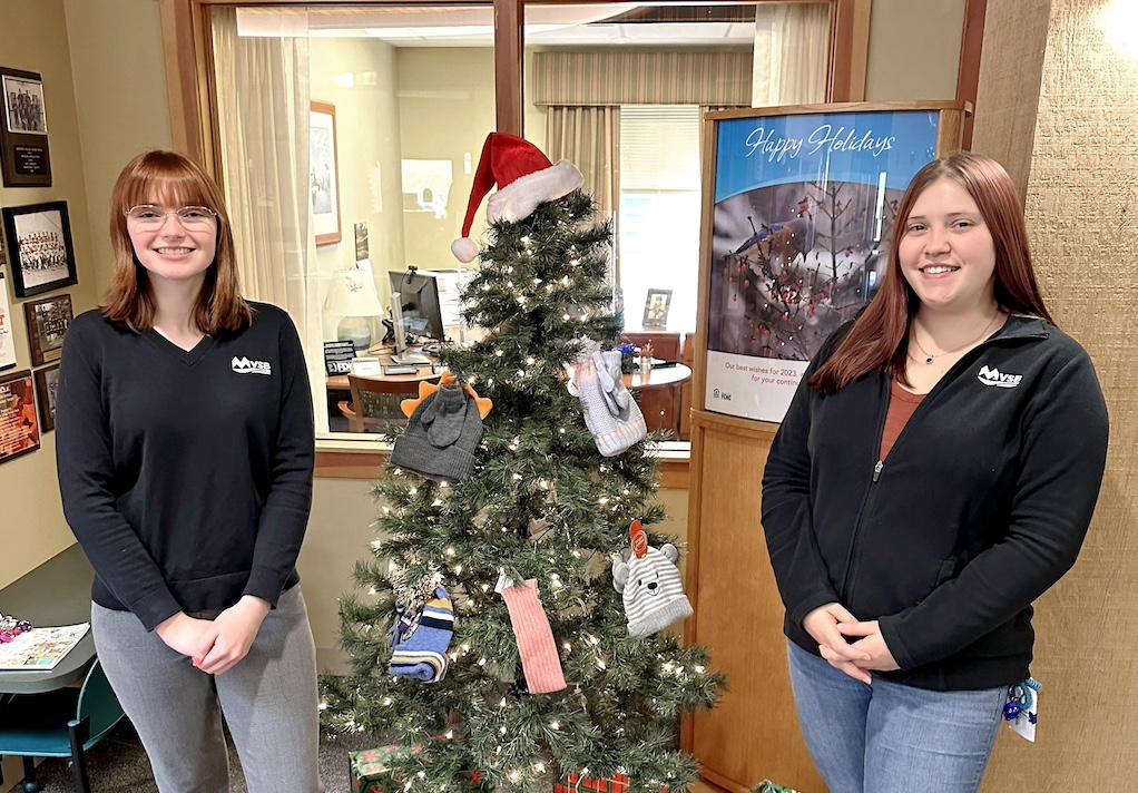 Meredith Village Savings Bank kicks off Annual Mitten Tree Drive, to ...